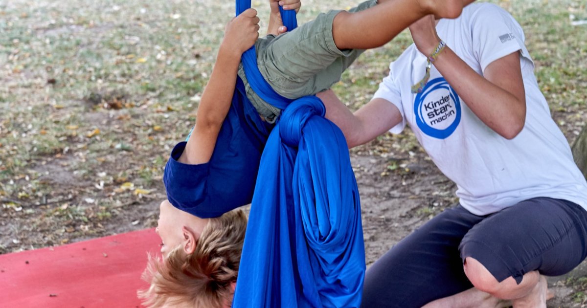 Familien-Sonntag im Stadtpark – Picknick, Musik & Zirkusspaß | Stadt Hilden